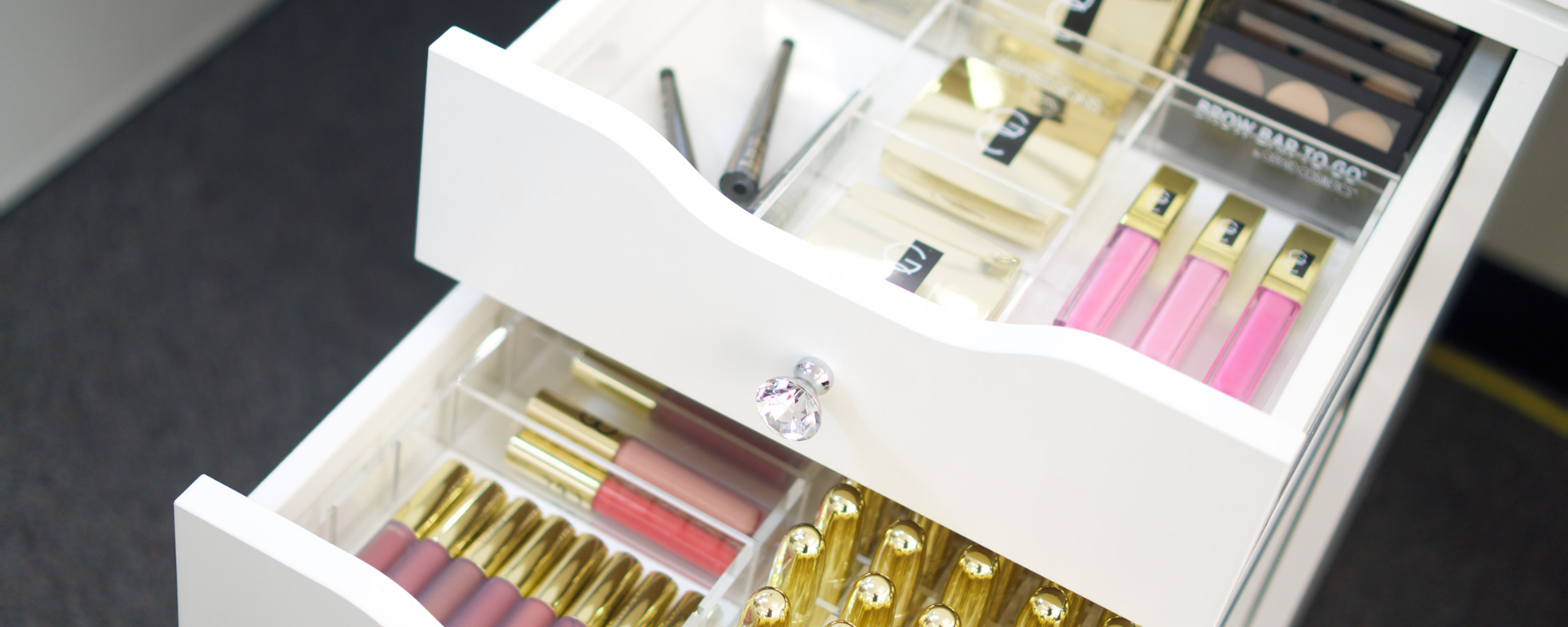 makeup vanity organisation