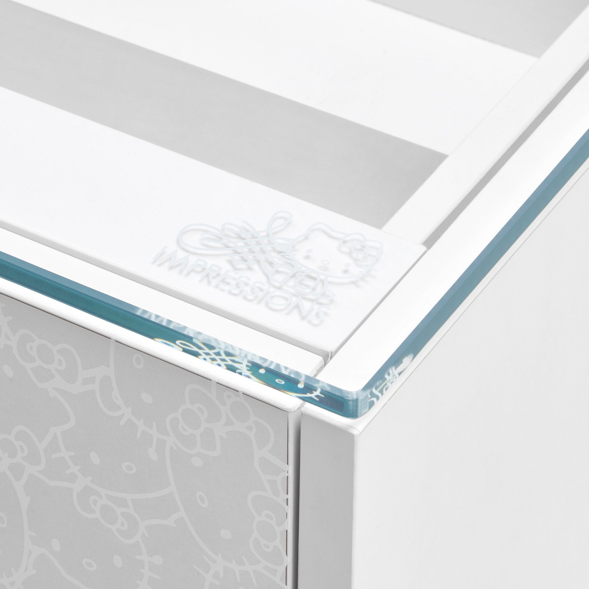 Hello Kitty® SlayStation Mini Vanity Table – Impressions Vanity Co.